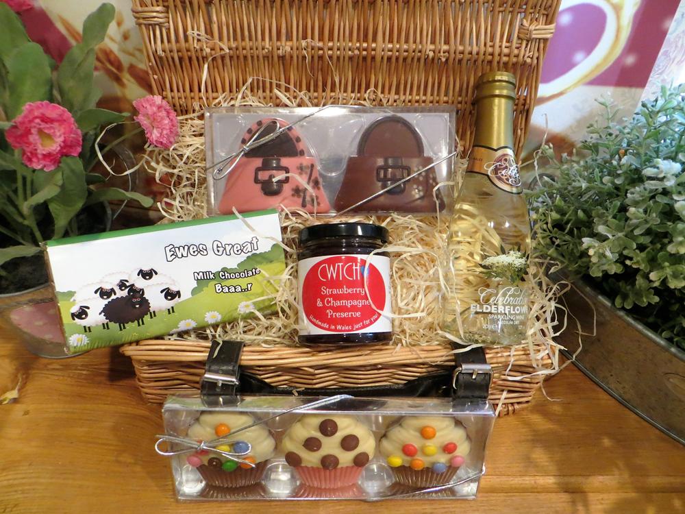 Luxury Christmas Hampers | Welsh Hamper Company
